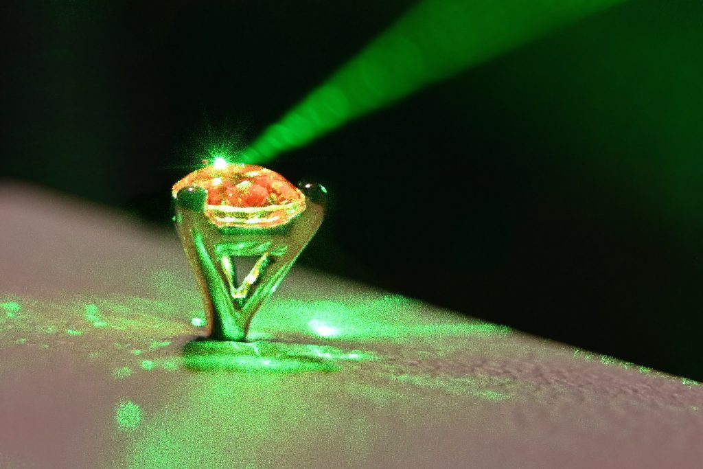 Glowing diamonds are a quantum scientist’s best friend - Futurum