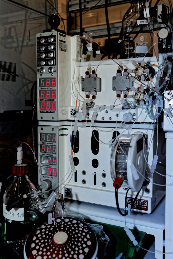 Can chemical reactions be encoded into algorithms and understood by ...